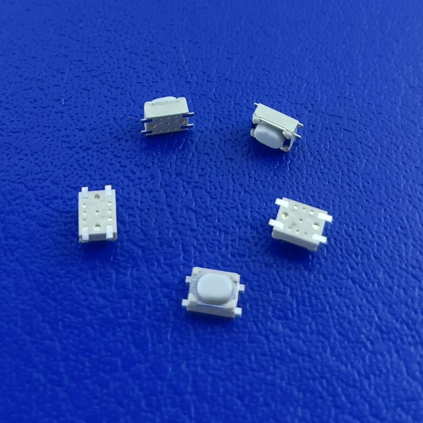 10 шт Тактовая кнопка 3.2*4.2*2.5 формованые выводы (арт.78991)