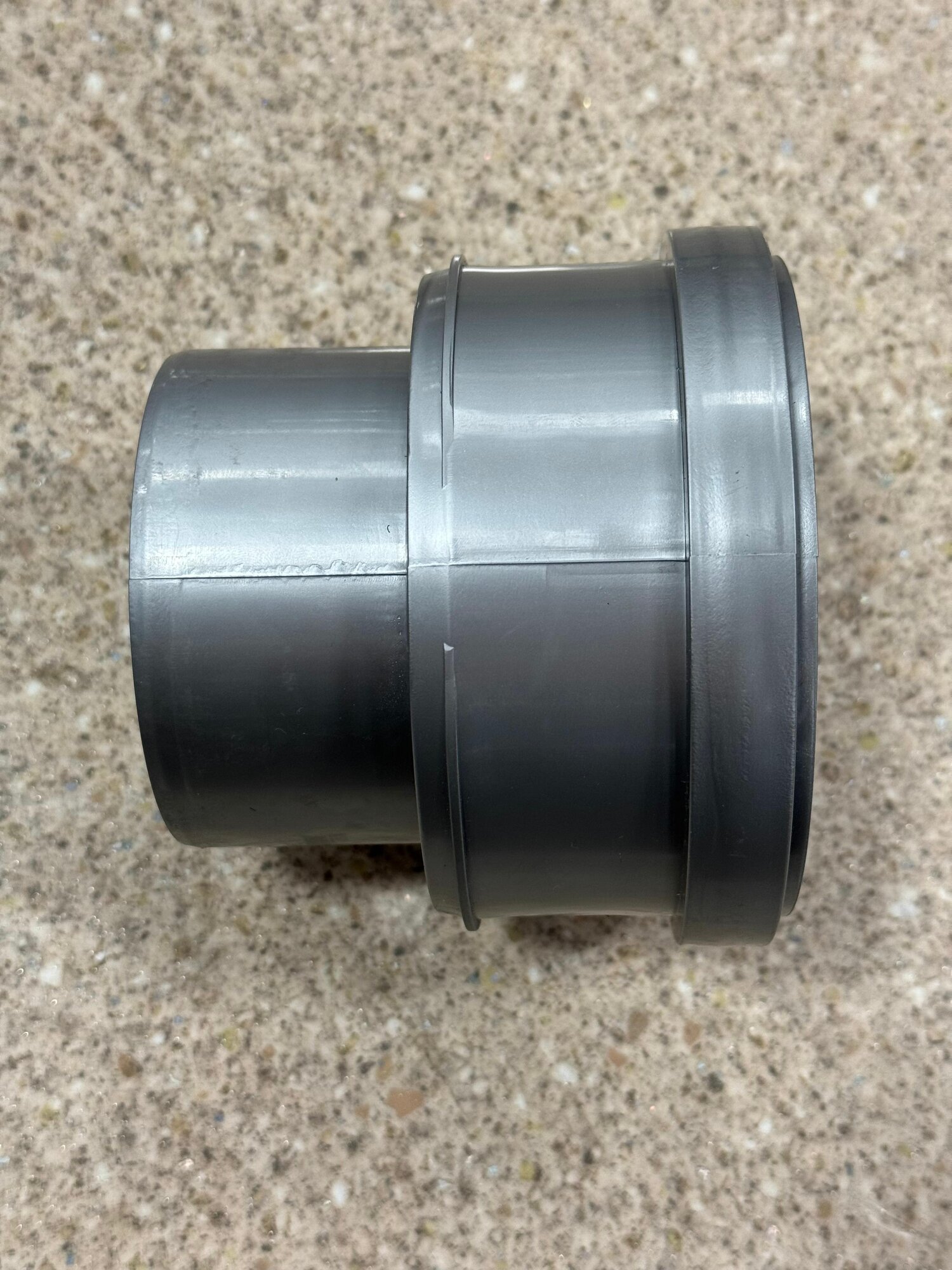 Переход 90/110 короткий канализационный меньше-больше