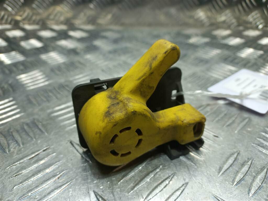 Ручка открывания капота Б/У для FORD Focus III (2011—2015) 1804625