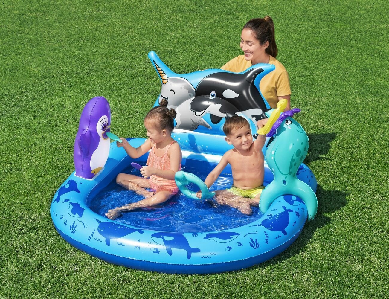 Надувной игровой центр Полярные друзья, 134х131х73 см, от 2 лет, BestWay, 53156