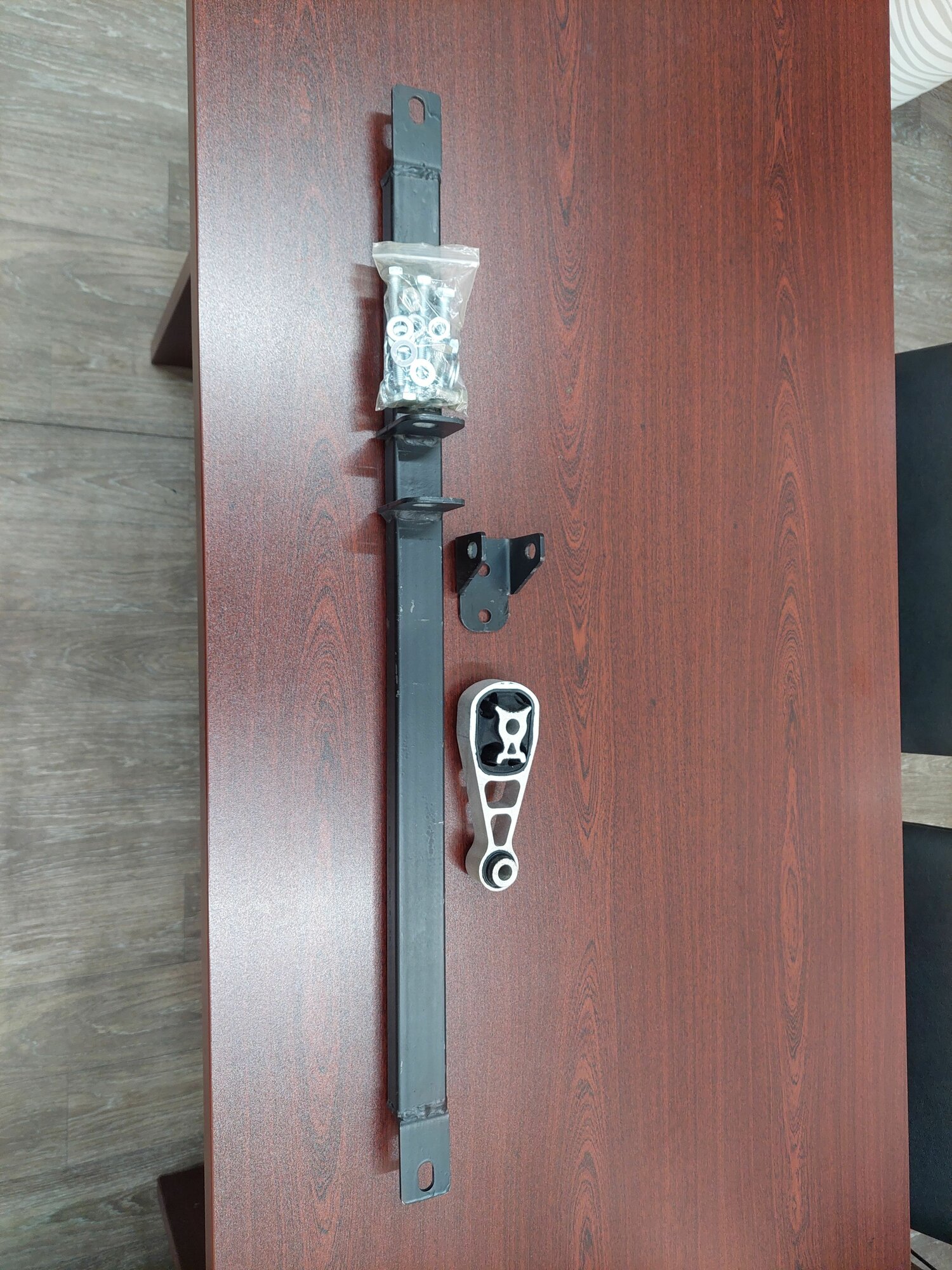 Дополнительная усиленная передняя опора Lada Largus