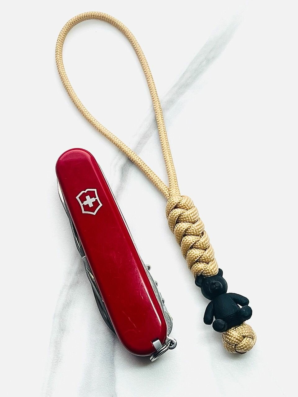 Темляк для ножа из паракорда с пластиковой бусиной "Мишка Вини Пух"