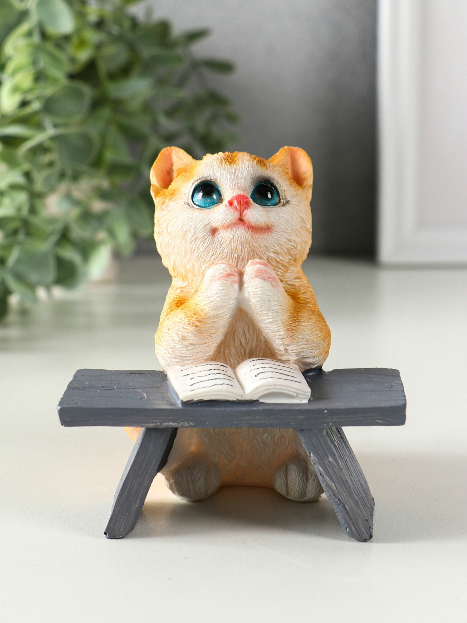 Фигурка полистоун "Котик с книгой за партой", рыжий, 9x8.5x9.5 см