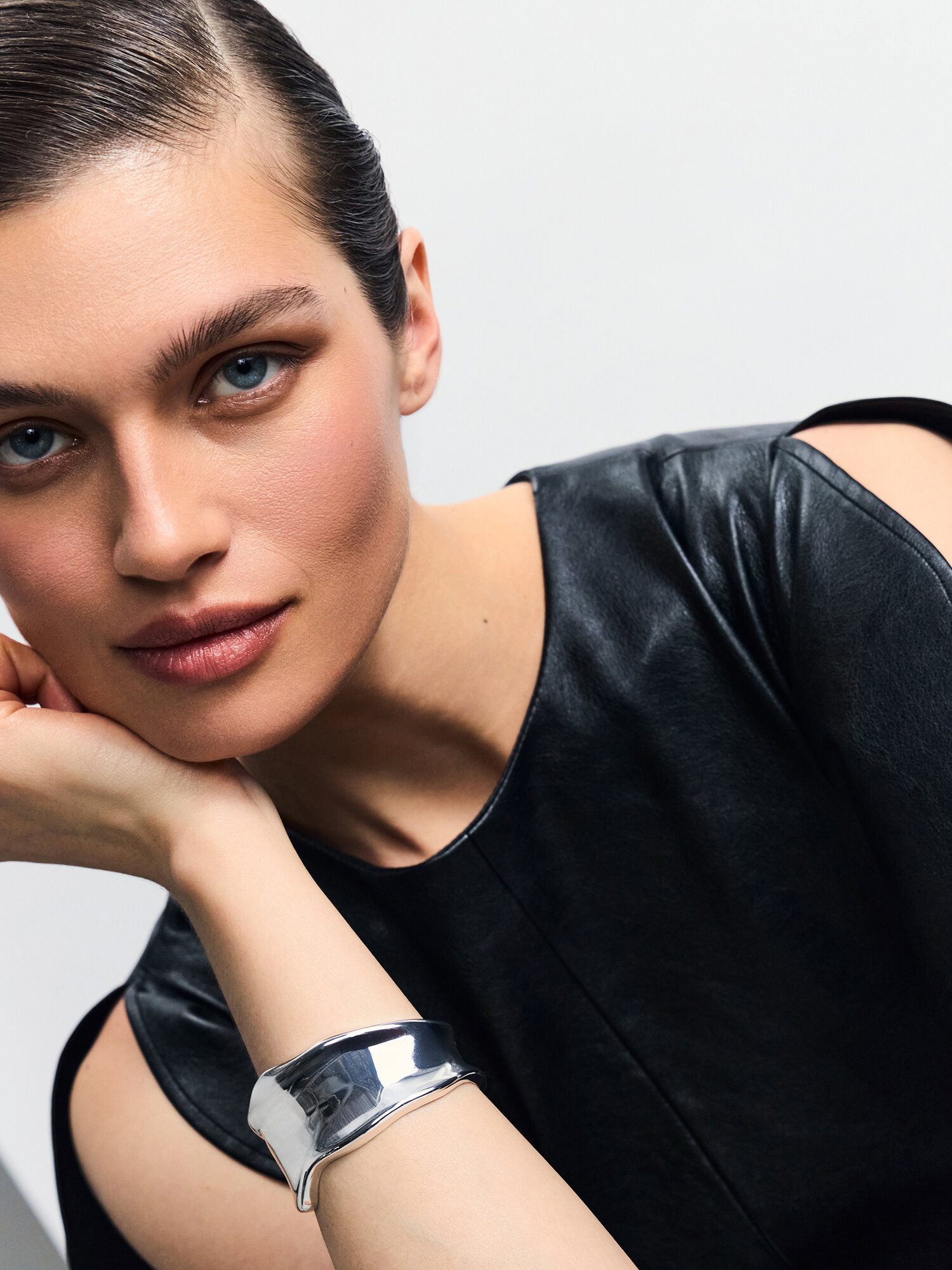 Незамкнутый браслет