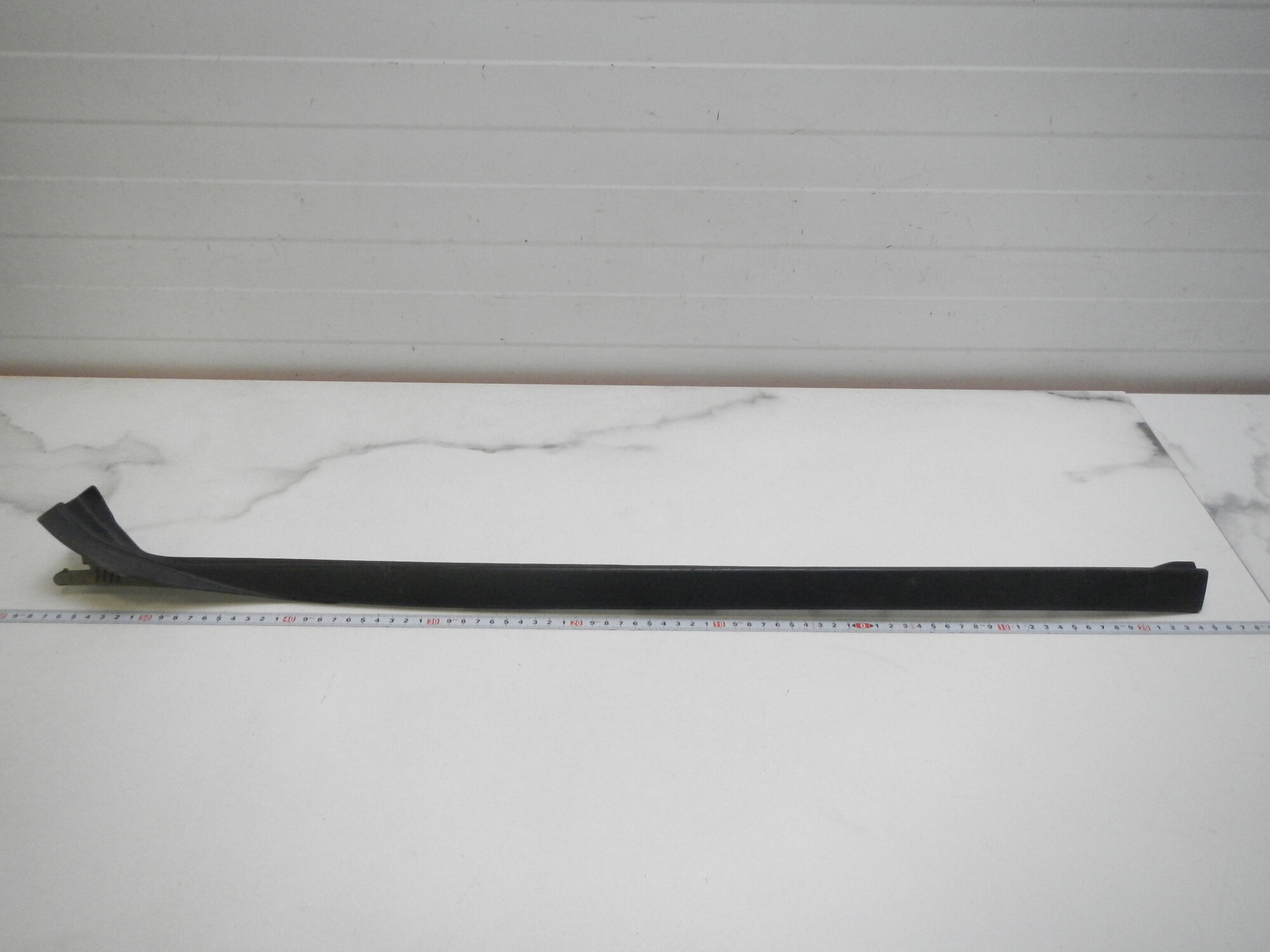 Б/У Молдинг лобового стекла, BMW (БМВ)-X4 (G02) (18-) BMW X4 (G02) (18-) левый Царапины, деформация. 639450 BMW арт. 5131...