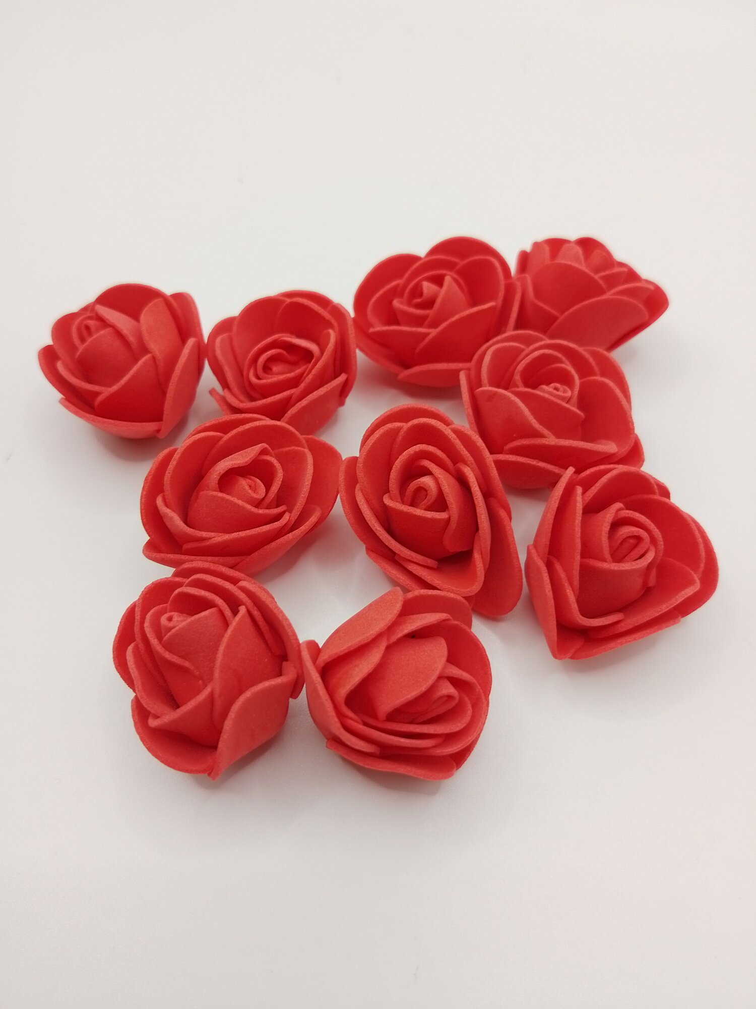 Набор розочек из фоамирана Красные 3см 16шт. S854-1а