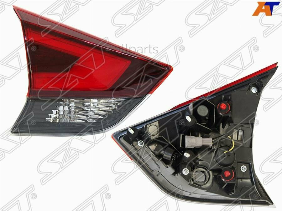 SAT ST-315-13T1L Фонарь в крышку багажника Nissan X-Trail 17-22 (Слева)
