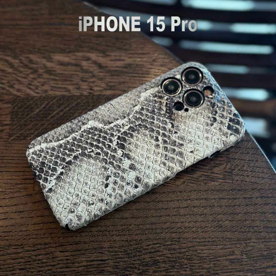 Чехол 15 Pro из кожи питона с защитой камеры