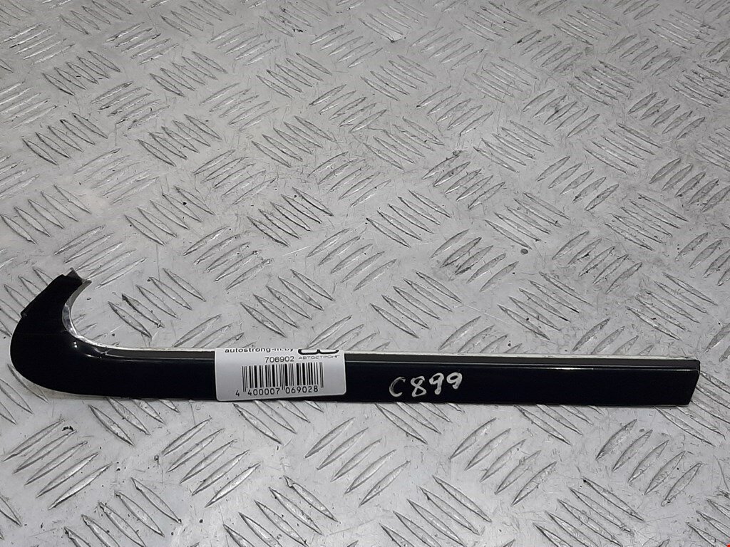 Накладка (молдинг) лобового стекла Audi A4 B8 8K5853346B арт. 706902