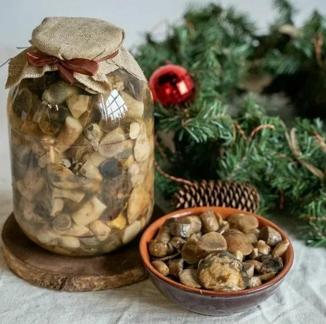 Грибы ассорти (белые, красноголовики, маслята) маринованные 3л.