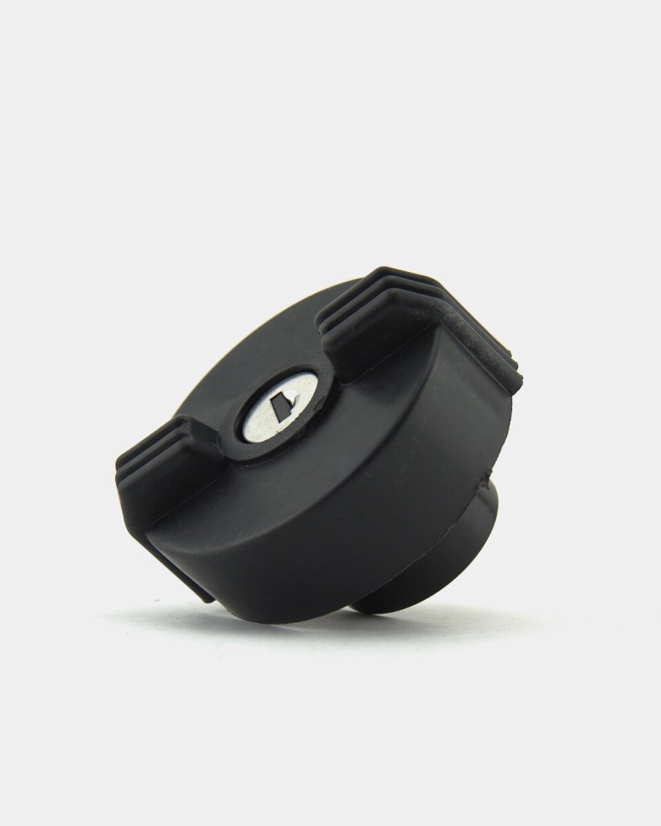 Крышка бензобака с ключом 2101 2102 2103 2104 2105 2106 2107 / Нива ВАЗ 2121 / 94.00.00