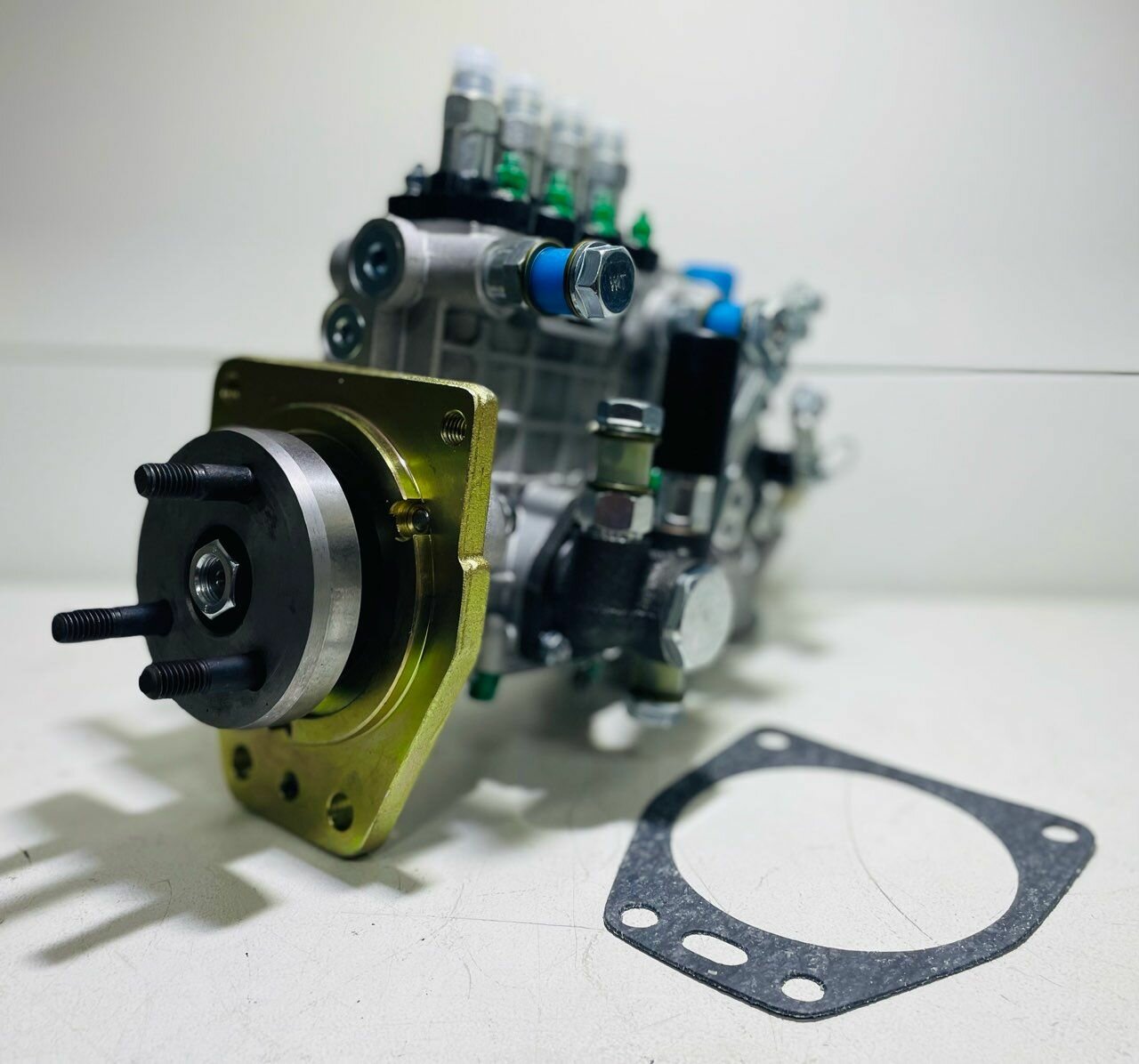 Топливный насос высокого давления (ТНВД) на МТЗ-80/82, Д-243С автономная смазка Россия