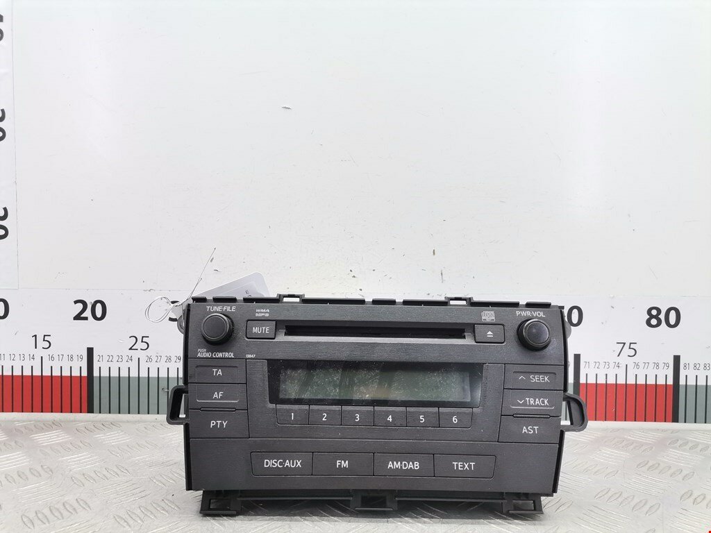 Магнитола Toyota Prius 3 (XW30) арт. 2121007