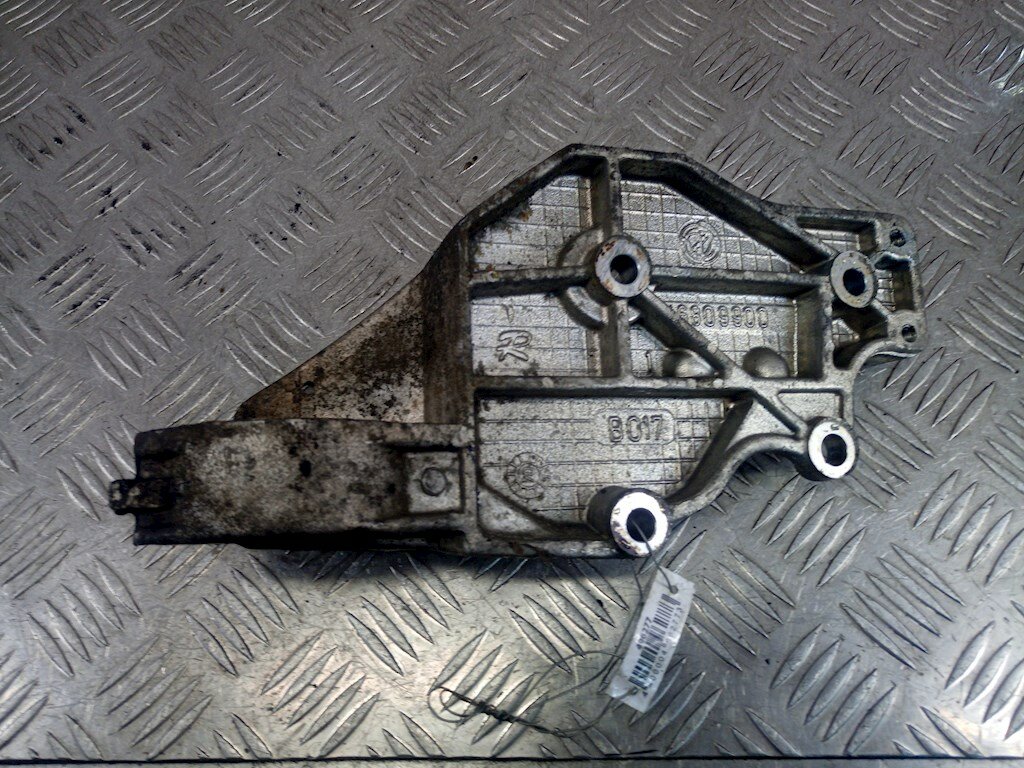 Кронштейн промежуточного вала Fiat Punto 2 (188) 46809899 арт. 496277