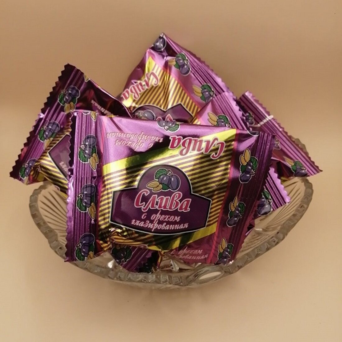 Конфеты "Слива с орехом глазированная" от фабрики "Квартет", Тюмень - 1 кг