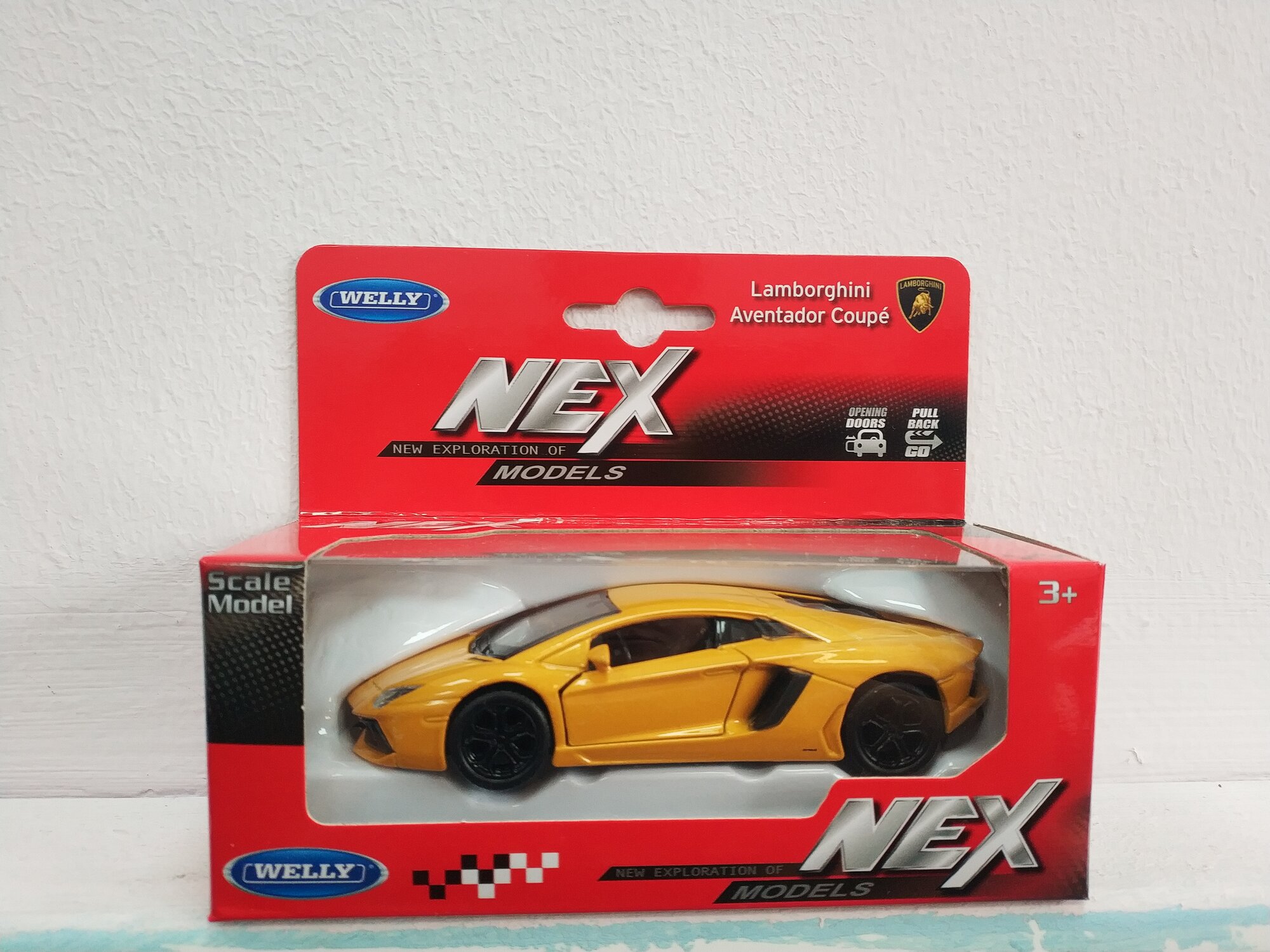 Машинка Welly 1:34-39 Lamborghini Aventador (43643W)