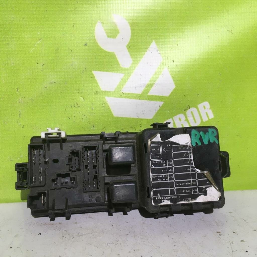 Блок предохранителей Mitsubishi RVR N23W