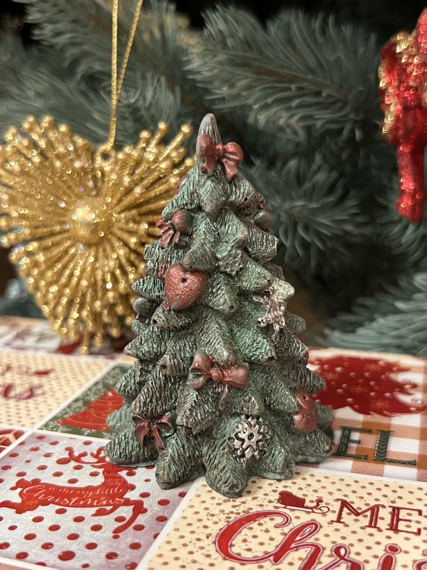 Шоколадная фигура "Ёлочка", молочный бельгийский шоколад, ручная работа