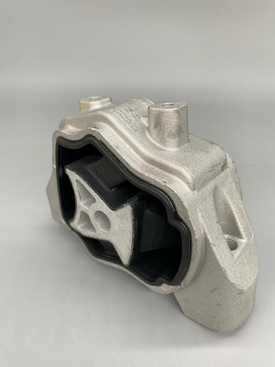 Подушка двигателя LAND ROVER LR032311