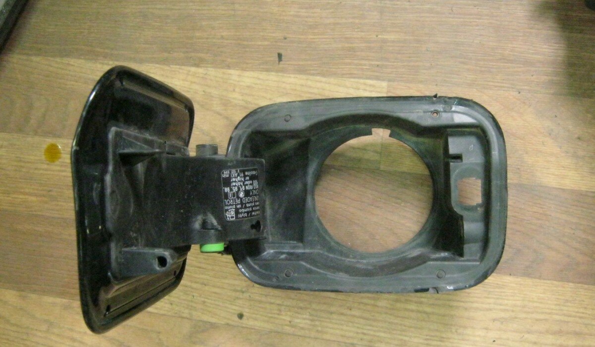 Лючок бензобака 5-серия E60/E61 BMW 51177034281