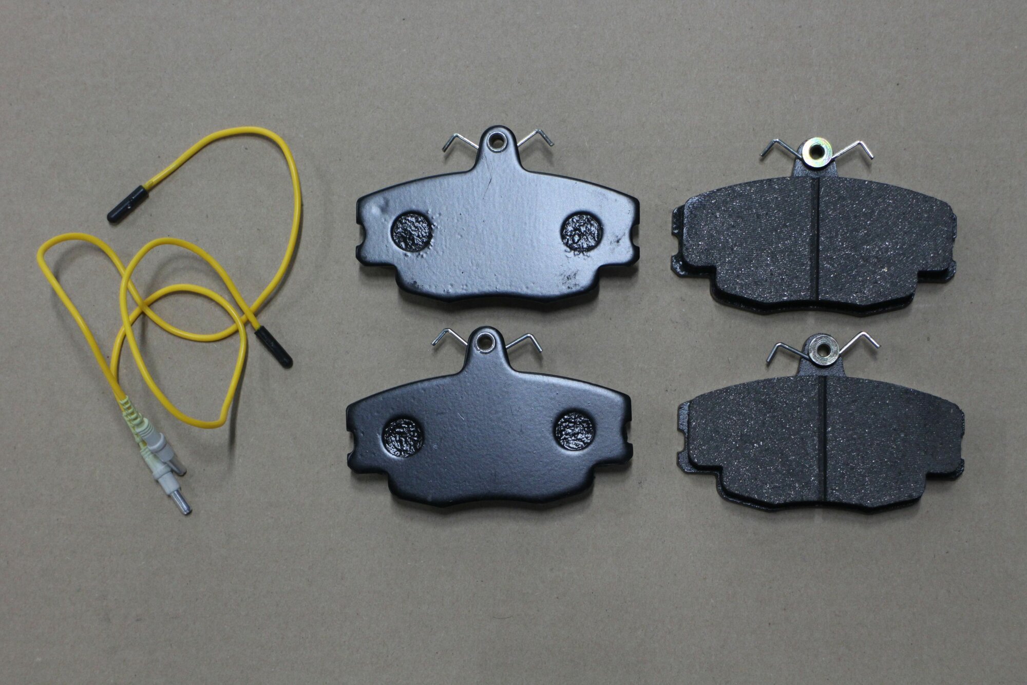 Колодки тормозные передние, комплект BREEZ (SL35002)