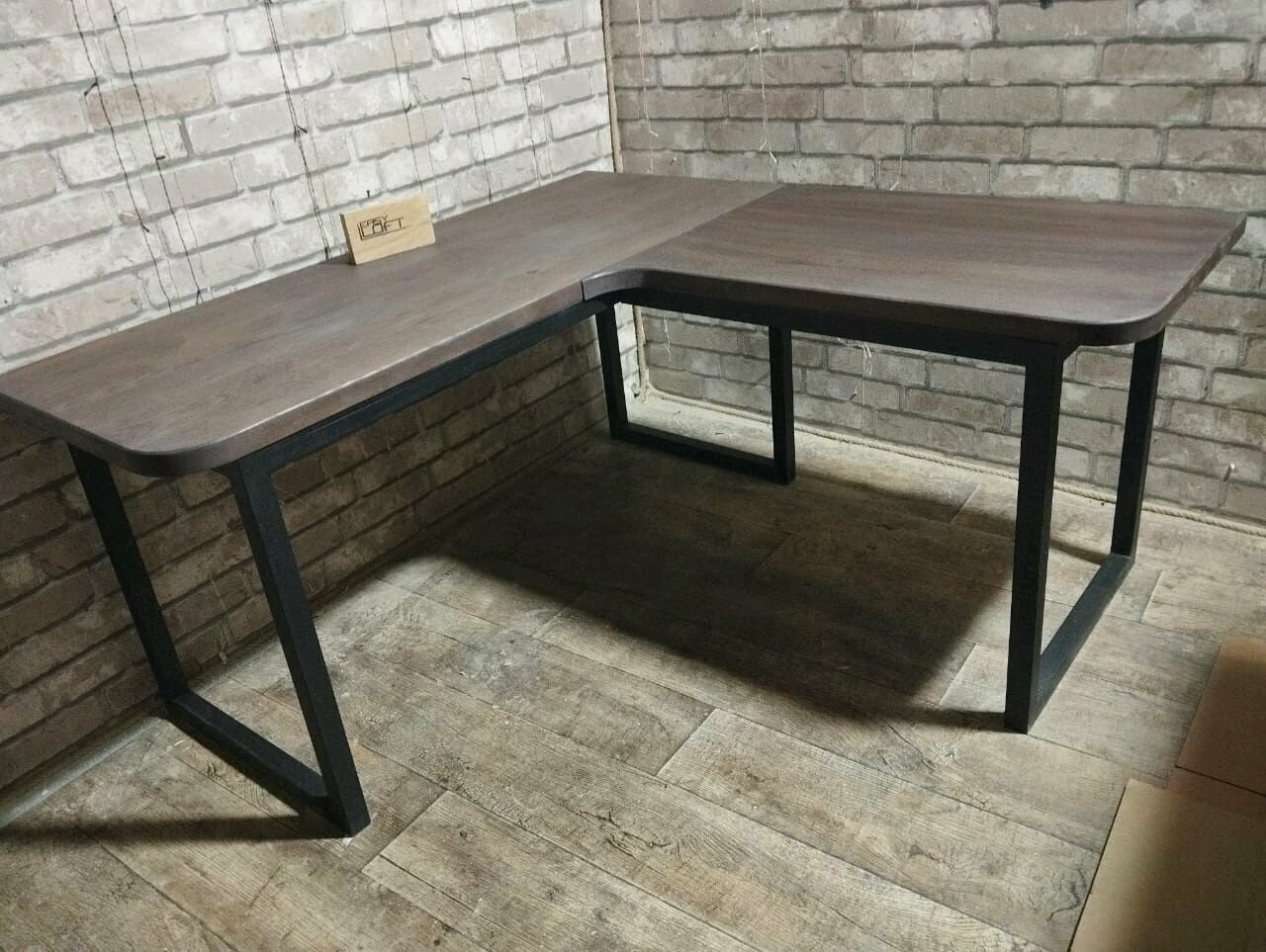 Угловой стол EasyLOFT из массива дуба, 140/130x50/40x75 см, цвет черный