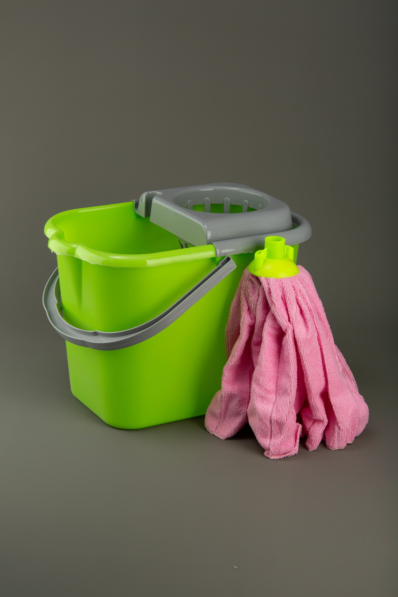 Набор для уборки ведро с отжимом 16л + тряпка МОП микрофибра