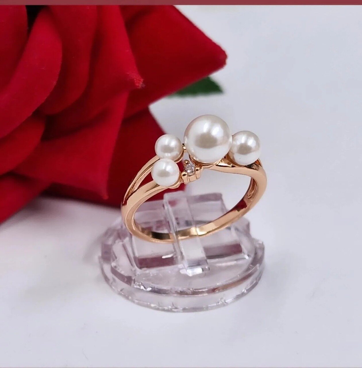 Кольцо, фианит