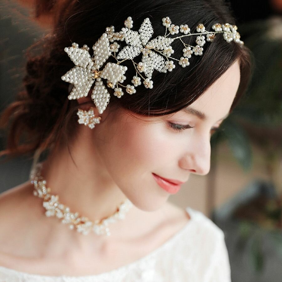 Золотистая повязка для волос с жемчужными цветами и листьями | Свадебный аксессуар 35 см | Ажурный ободок ручной работы