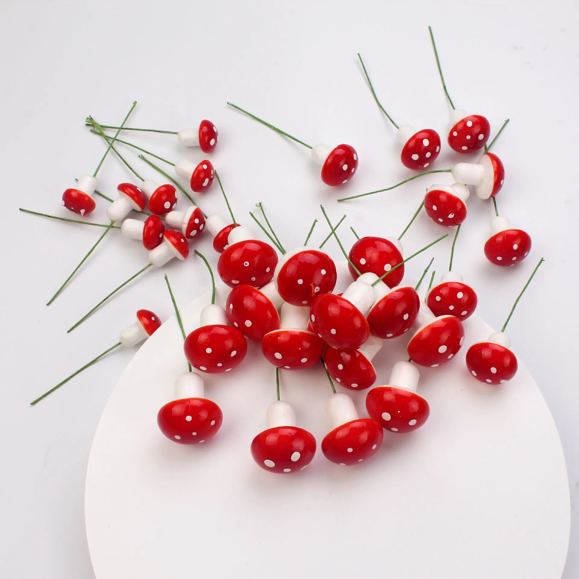 Цветные миниатюрные грибы из пенопласта Красный, 20pcs, 2.5cm