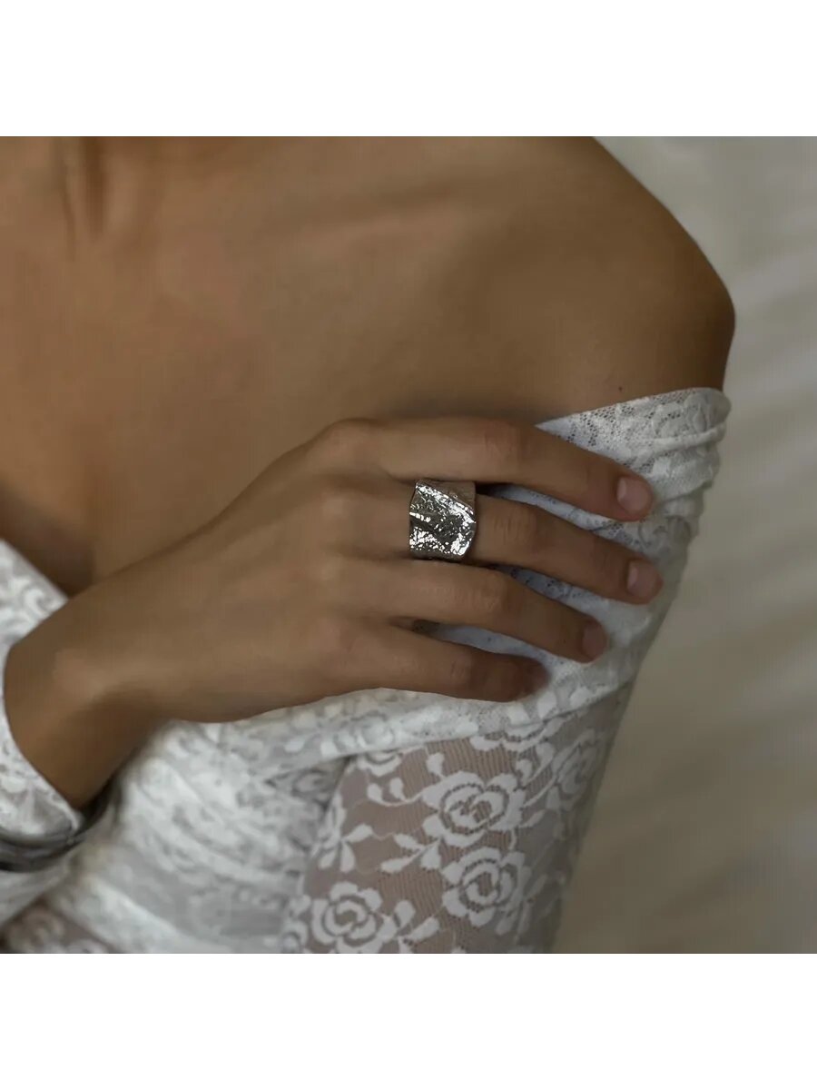 Кольцо, кристалл