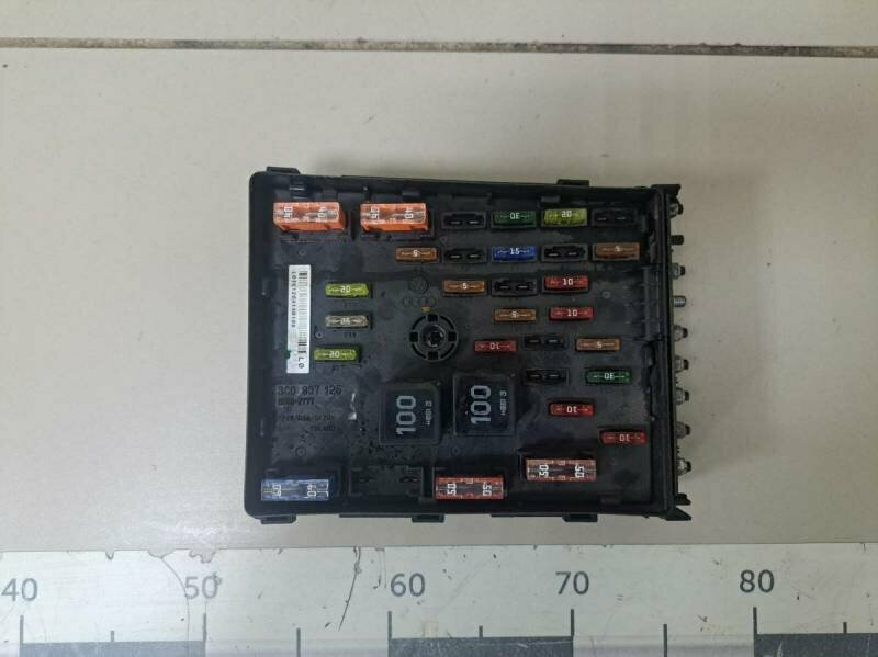 Блок предохранителей Volkswagen Passat B6 2005-2010