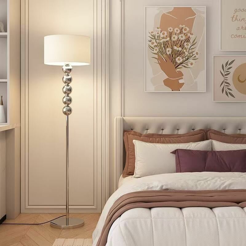 Напольный светильник