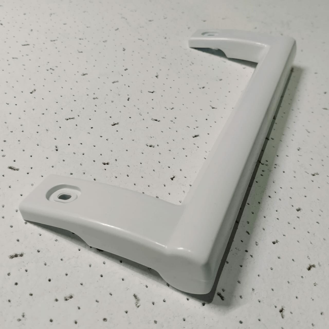 Ручка для дверцы холодильника Атлант, пластиковая, белая, 24см