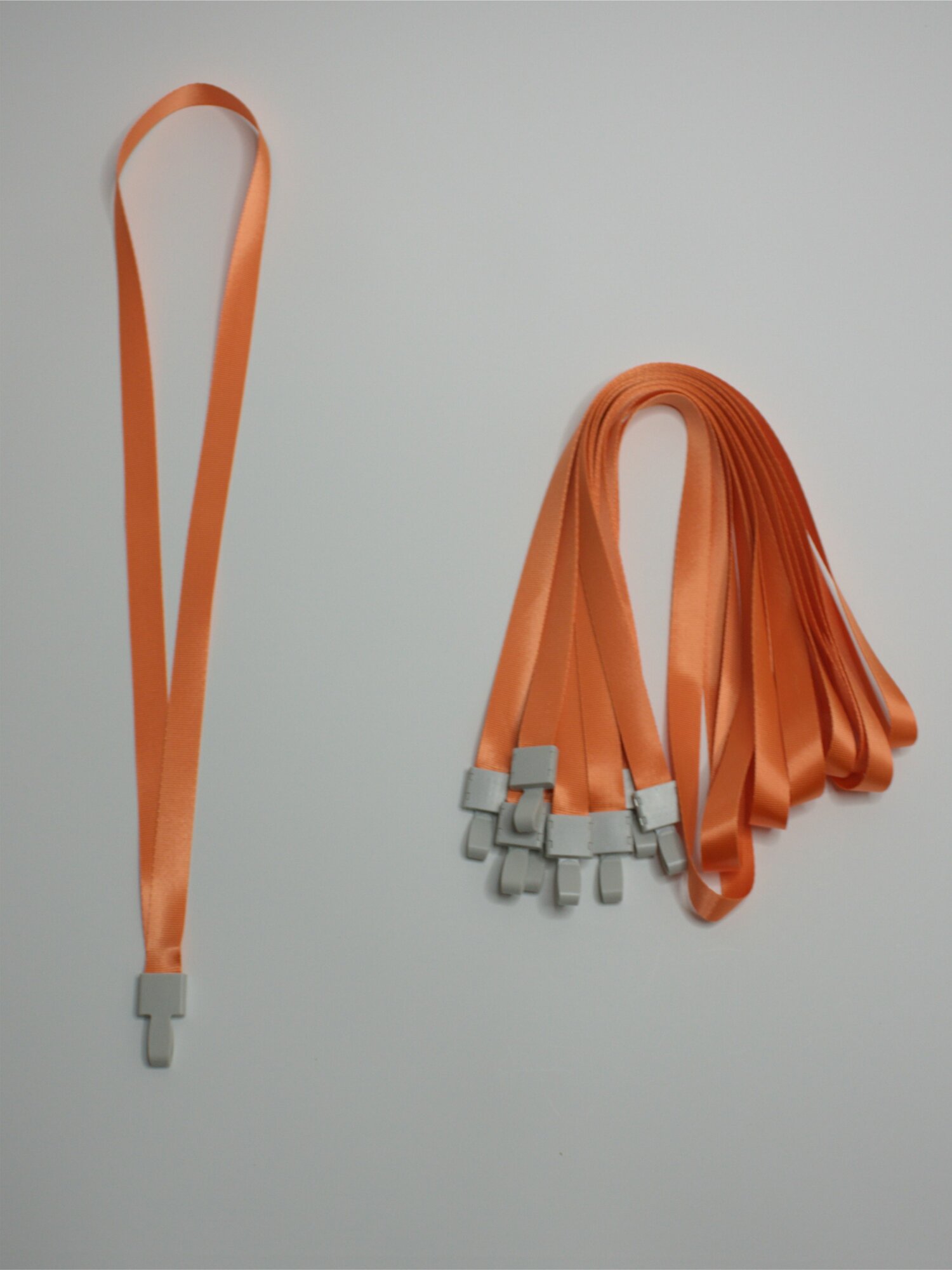 Лента для бейджа с пластиковой клипсой 15 мм оранжевая - 50 шт.