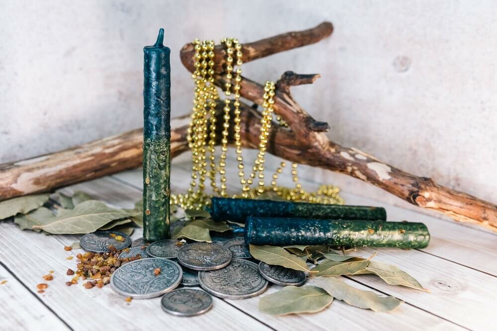 Руническая свеча-программа денежный дождь (на привлечение и приумножение денег), TERRA CANDELA