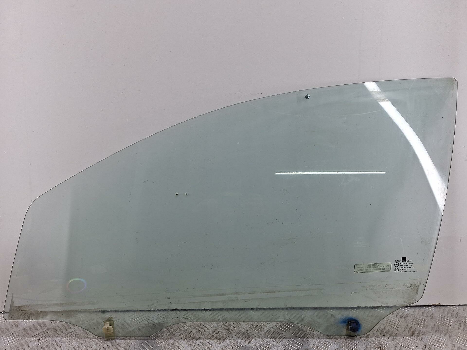 Стекло двери передней левой Daewoo Kalos 2004