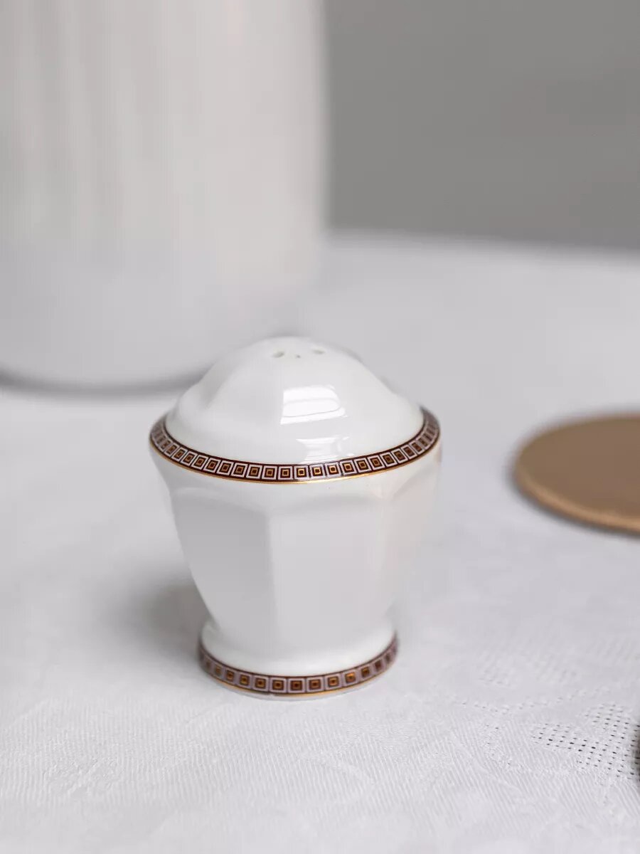 Солонка фарфоровая