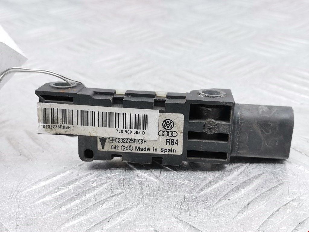 Датчик удара / 2055463 7L0909606D 7L0909606D для Volkswagen Phaeton (с пробегом)
