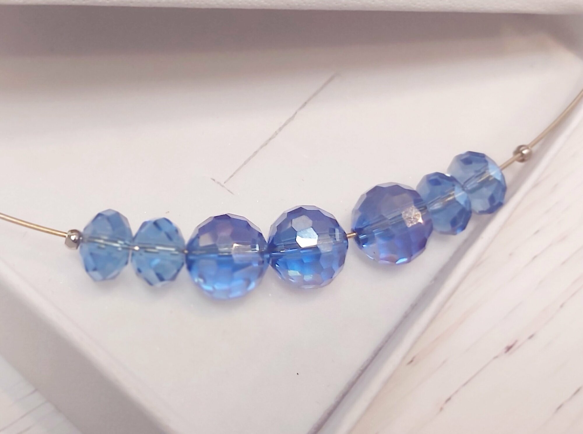 Колье, стекло