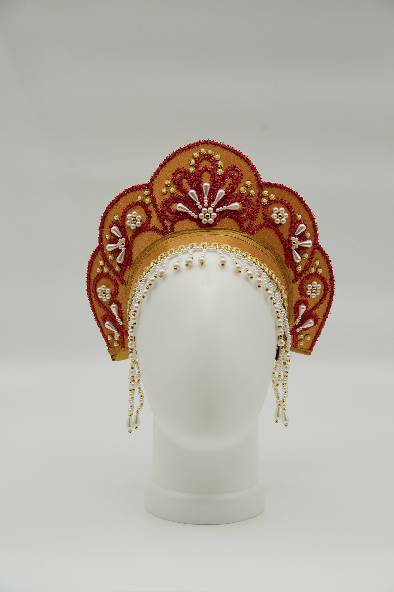 Кокошник Забава Углич "Лилия" КЛм-15, золотой, красный