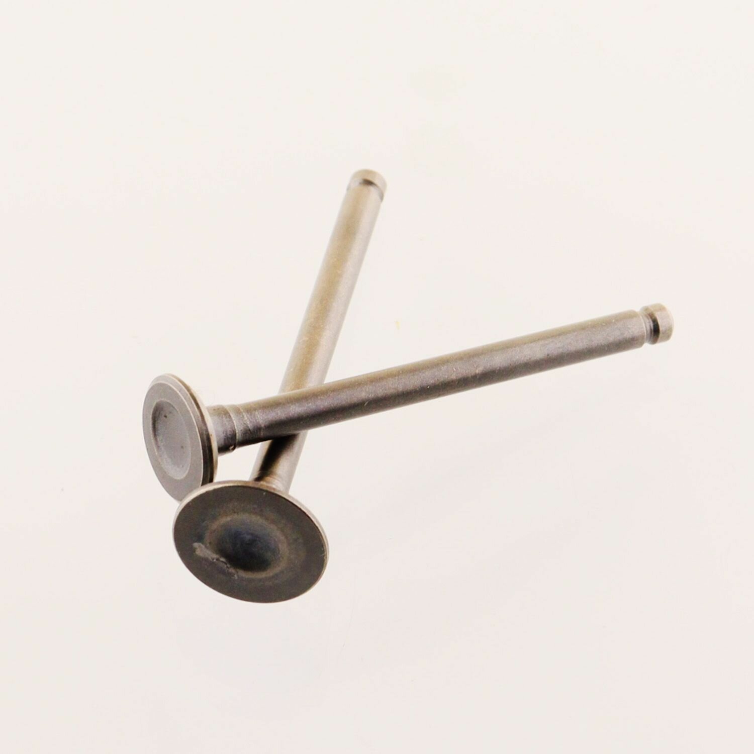 Клапаны (пара, голые) для китайского скутера (L-69mm) 139QMB, 139QMA