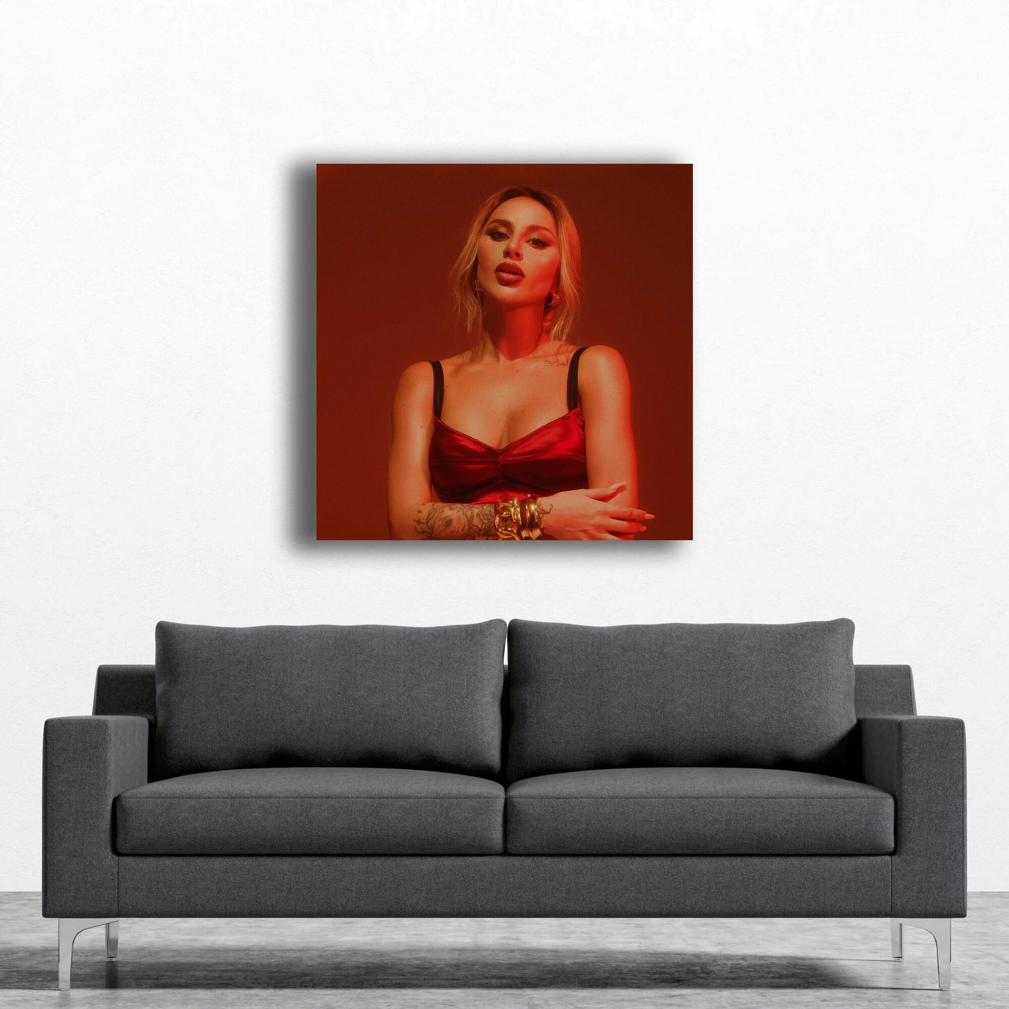 Интерьерная картина на холсте / Певица / Анна Асти 70*70