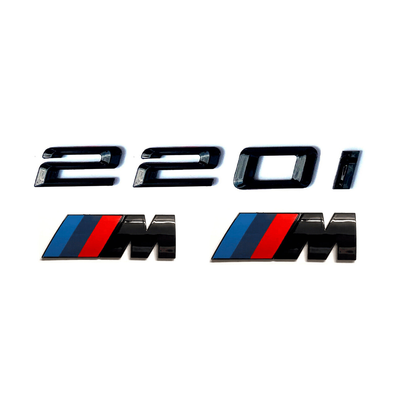 Комплект: шильдик на багажник 220 i для BMW 2 ой серии + 2 эмблемы на крыло M-performance черный мат