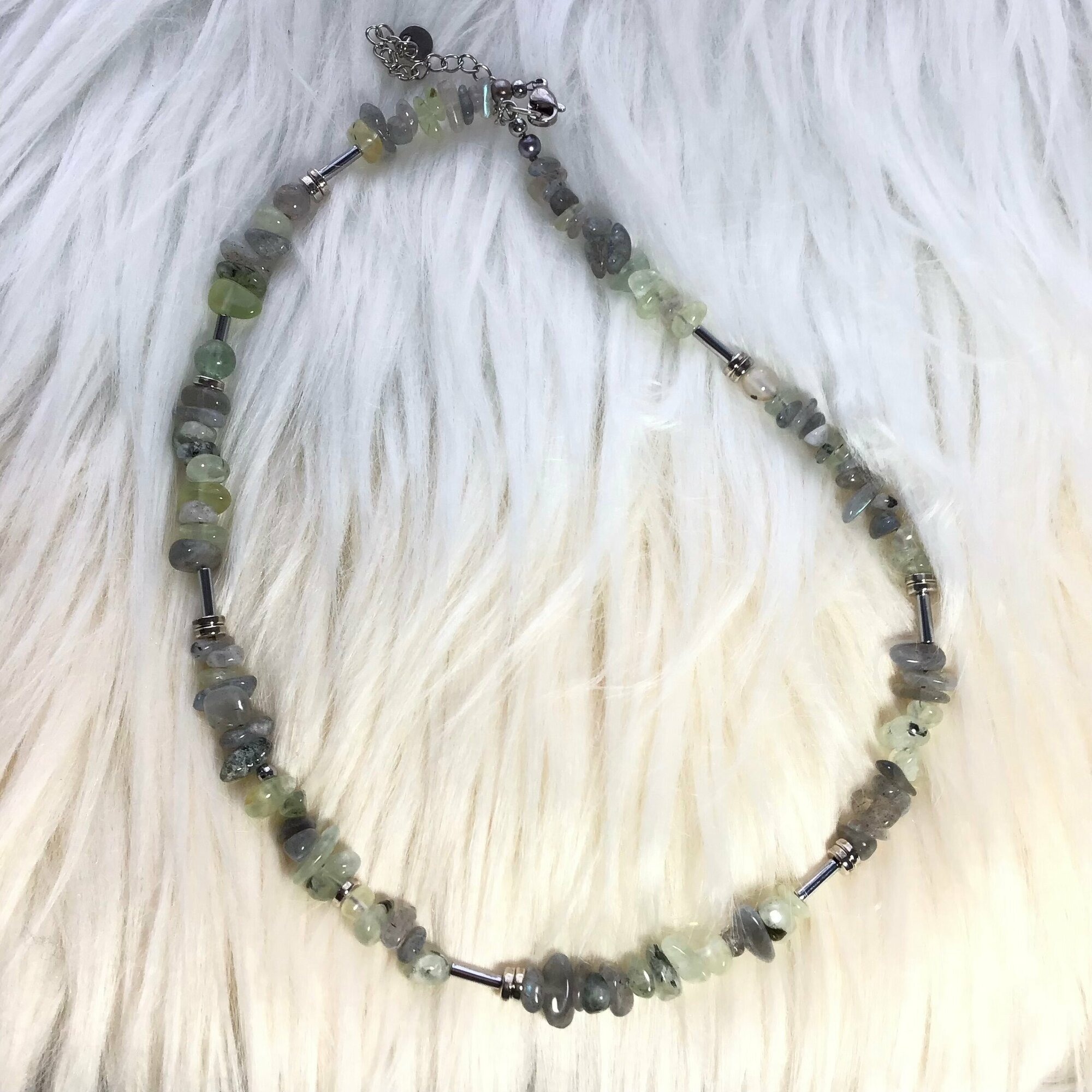 Колье, гематит