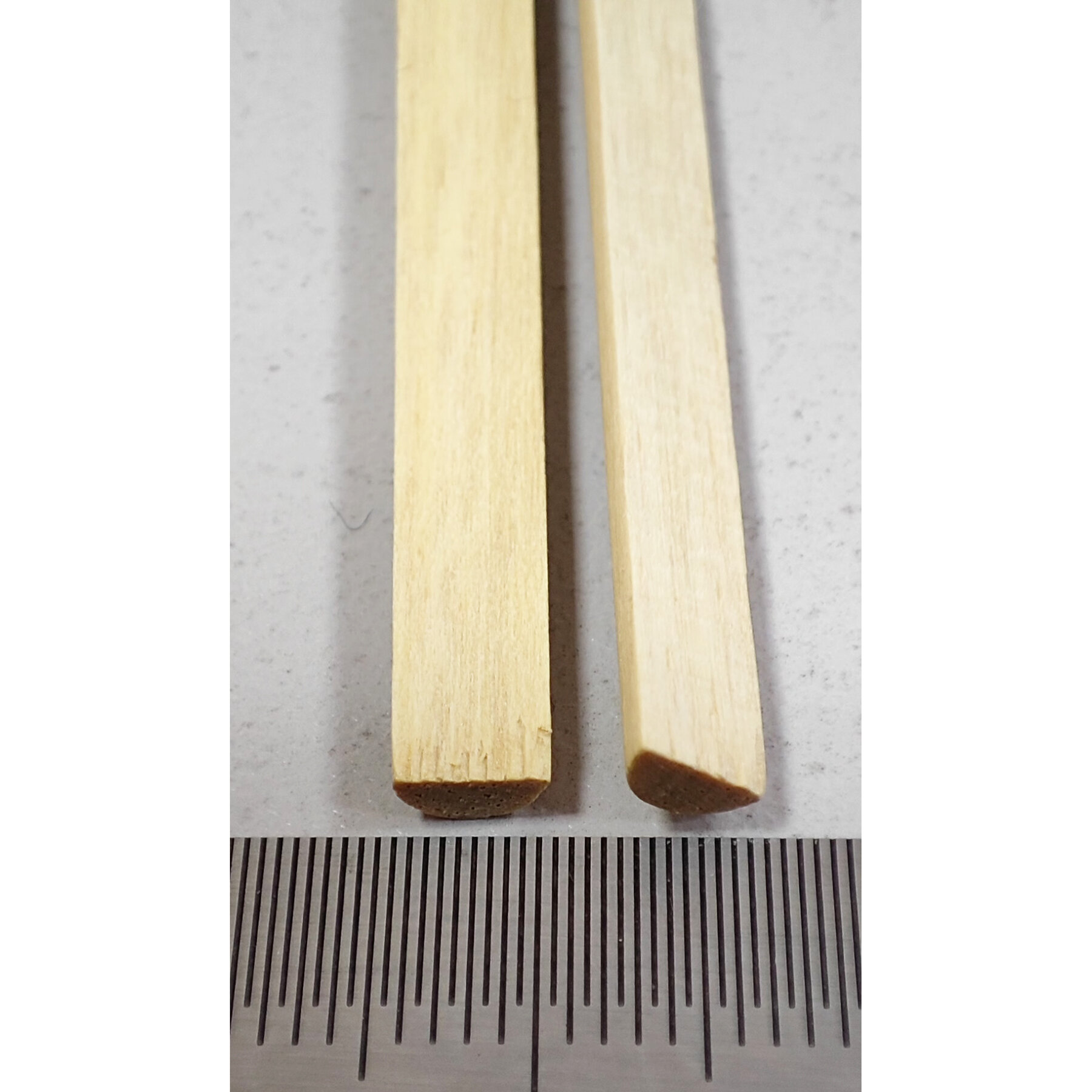 Полукруглая заготовка диаметром 5 мм, рамин, 2 шт, Amati