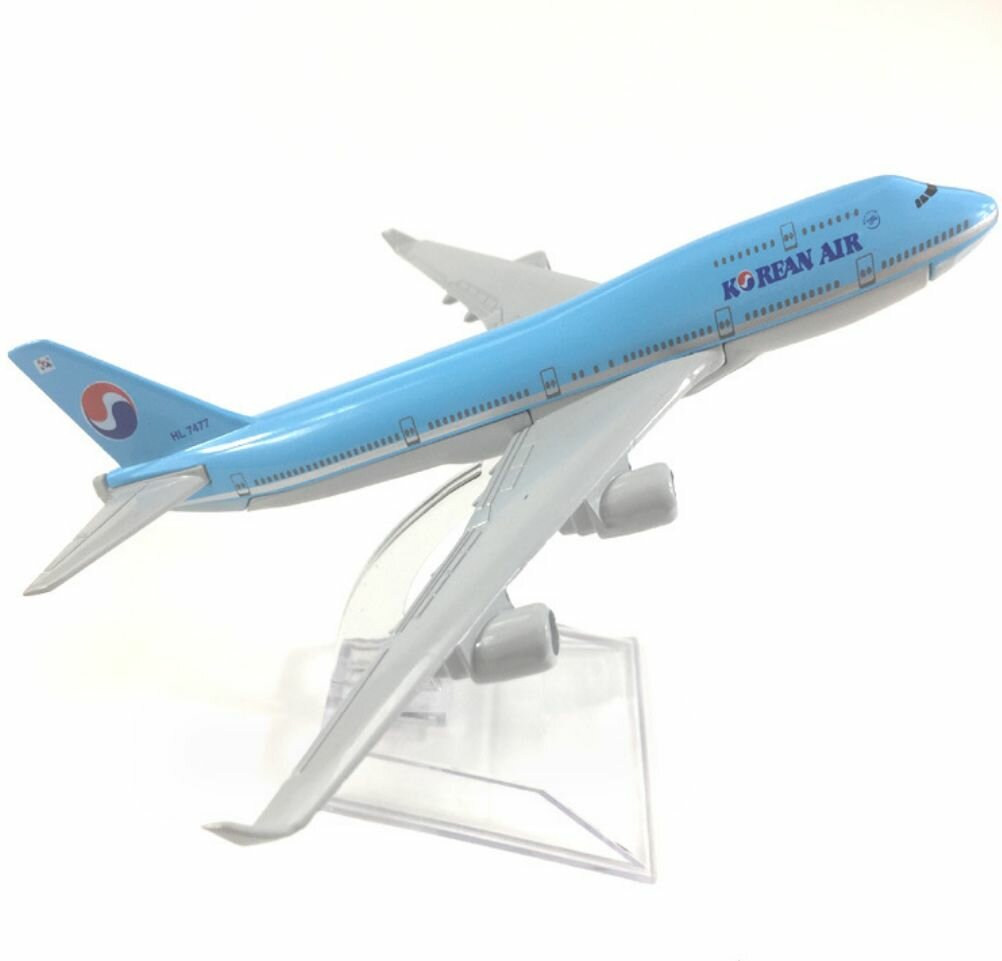 Модель самолета Korean Air Boeing 747 / Корейские авиалинии - 16см