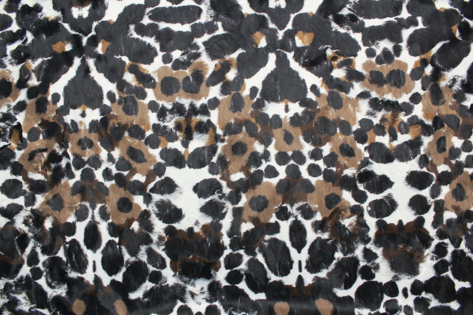 Ткань Мех искусственный Ferragamo с пятнами, ш136см, 0,5 м