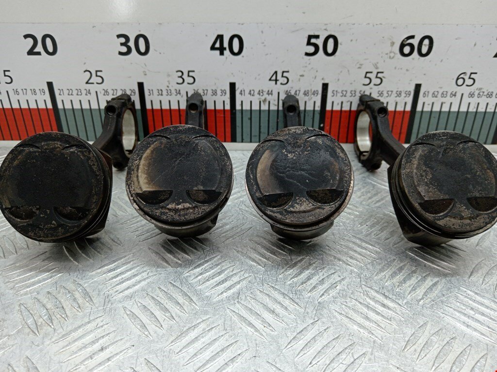 Поршень с шатуном Opel Corsa D арт. 2089320