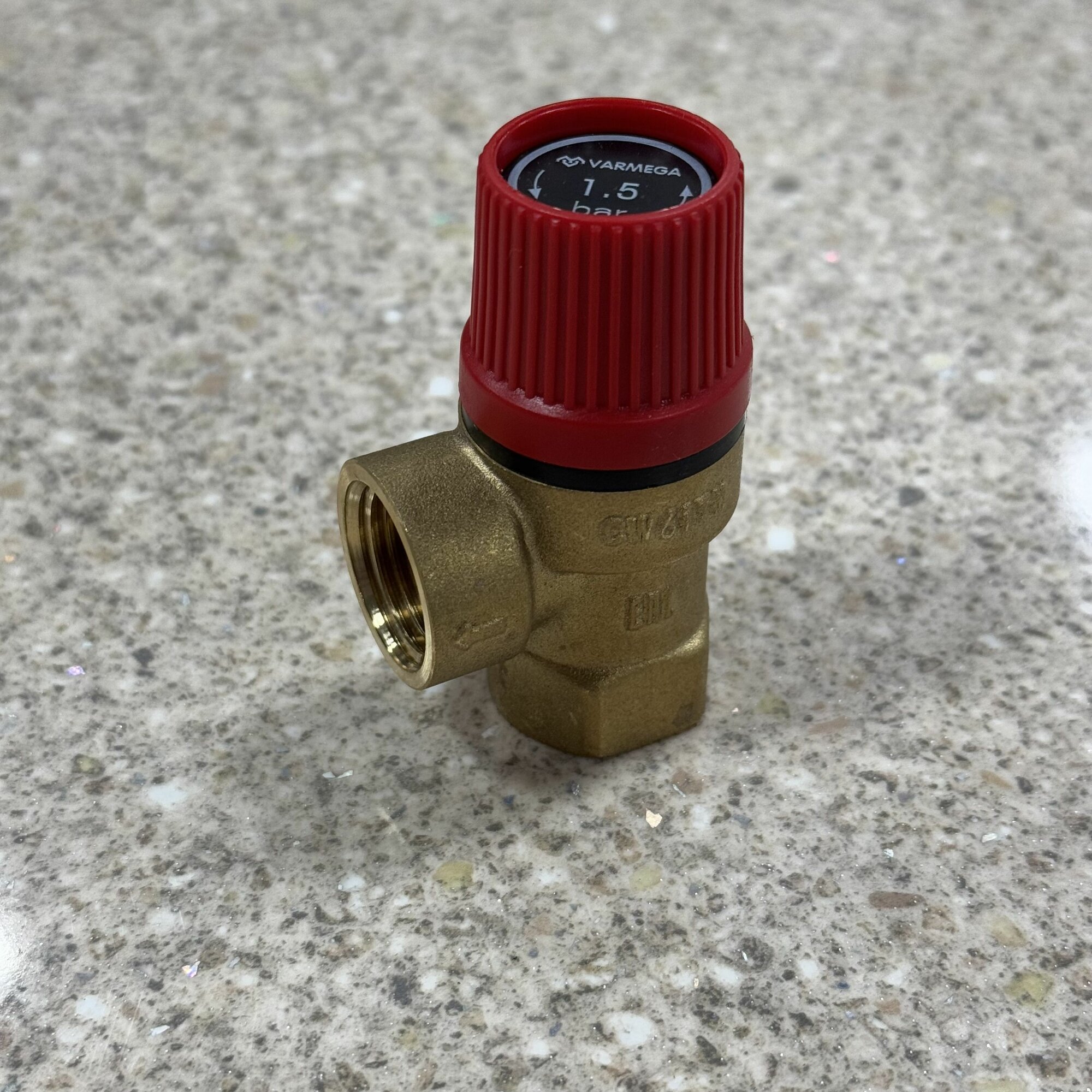 Клапан предохранительный 1/2" 1.5 бар г/г Varmega